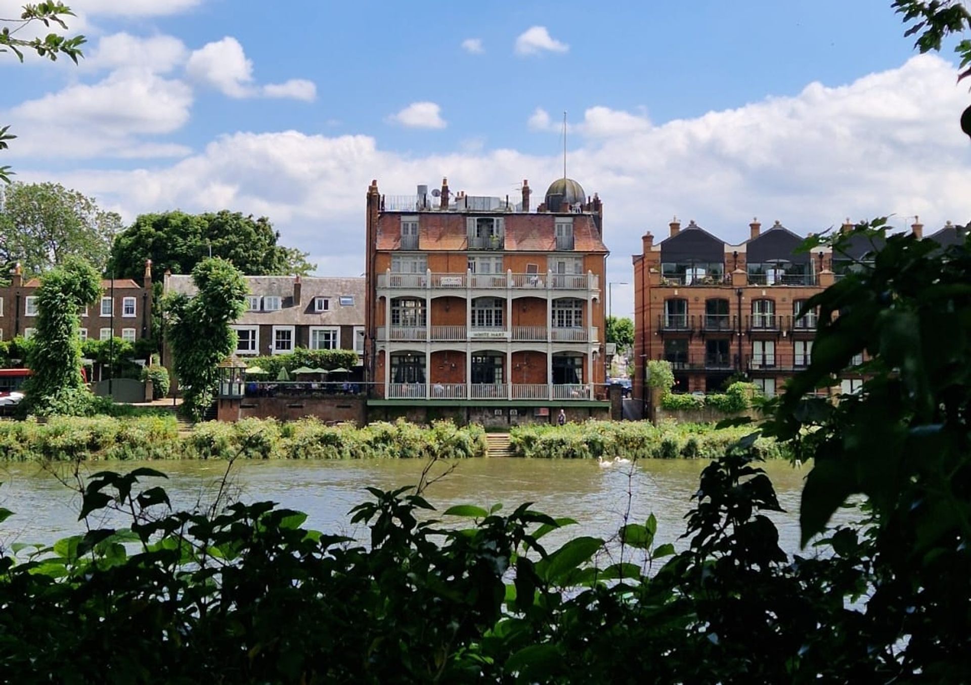 The White Hart Barnes | pub | South West London | Young's Pub